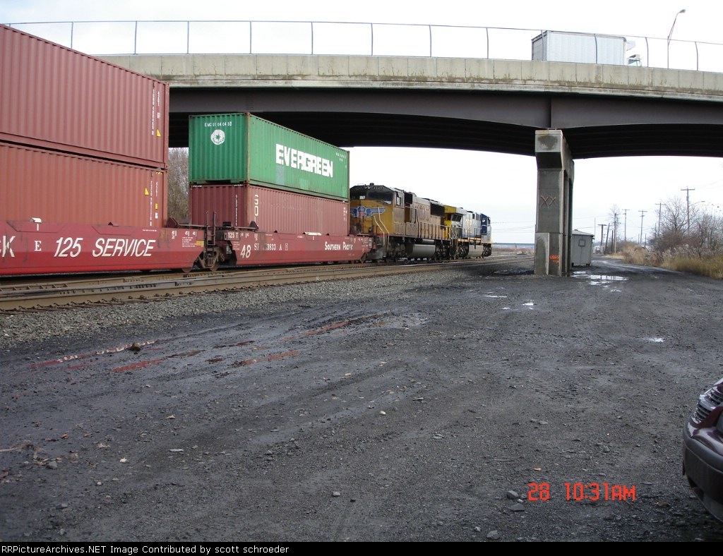UP 4243 & CSX 683 make up the CSX Q112 EB